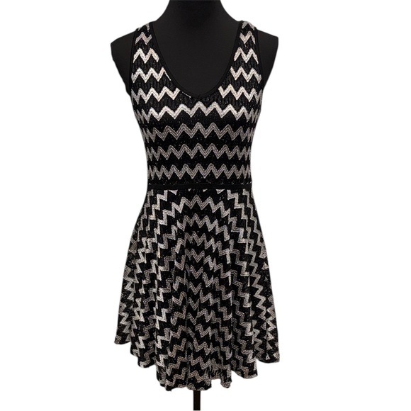 Studio Y | Dresses | Studio Y Zigzag Mini Dress Circle Skirt Dance Club ...